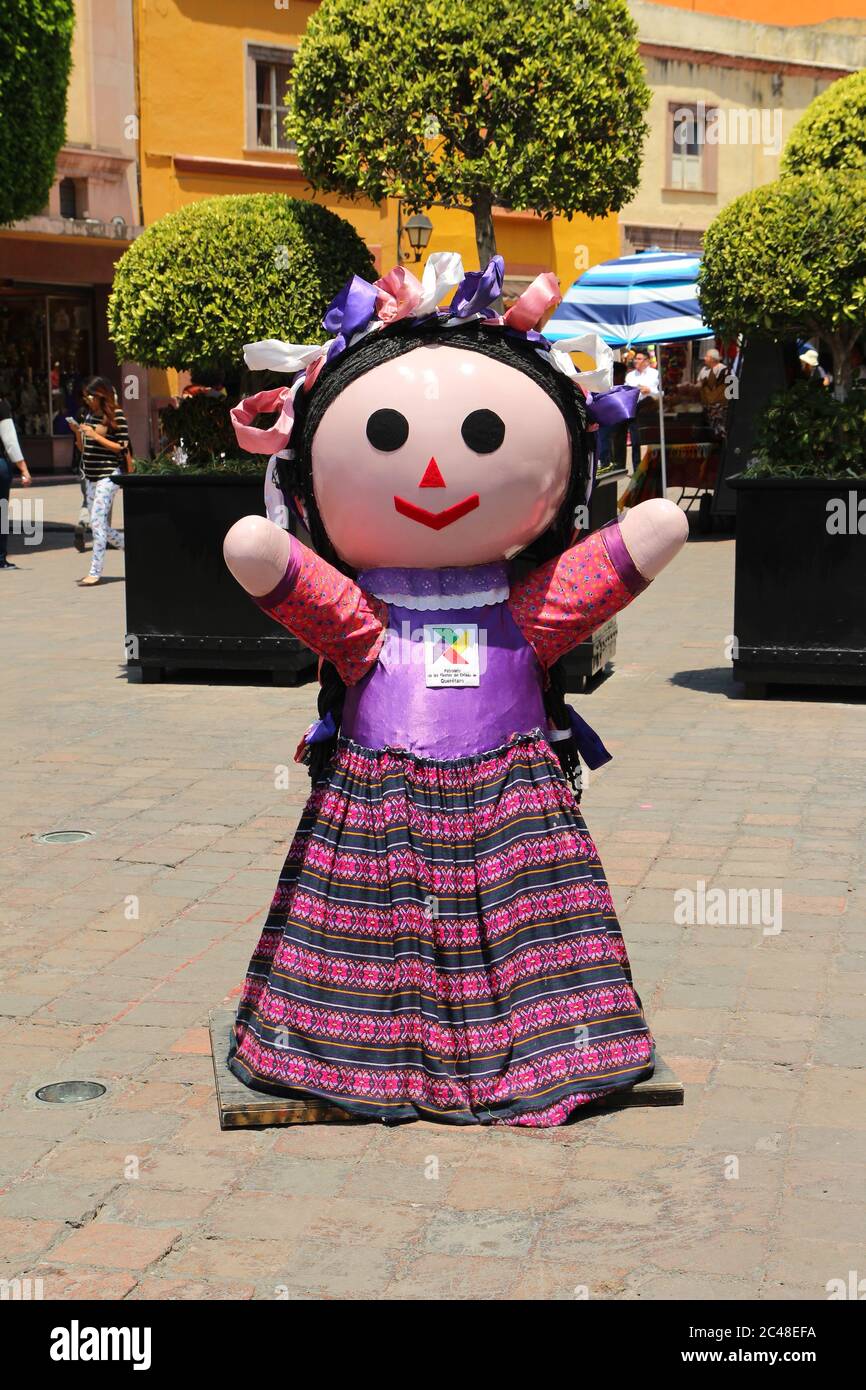Muñeca otomi Banque de photographies et d’images à haute résolution - Alamy