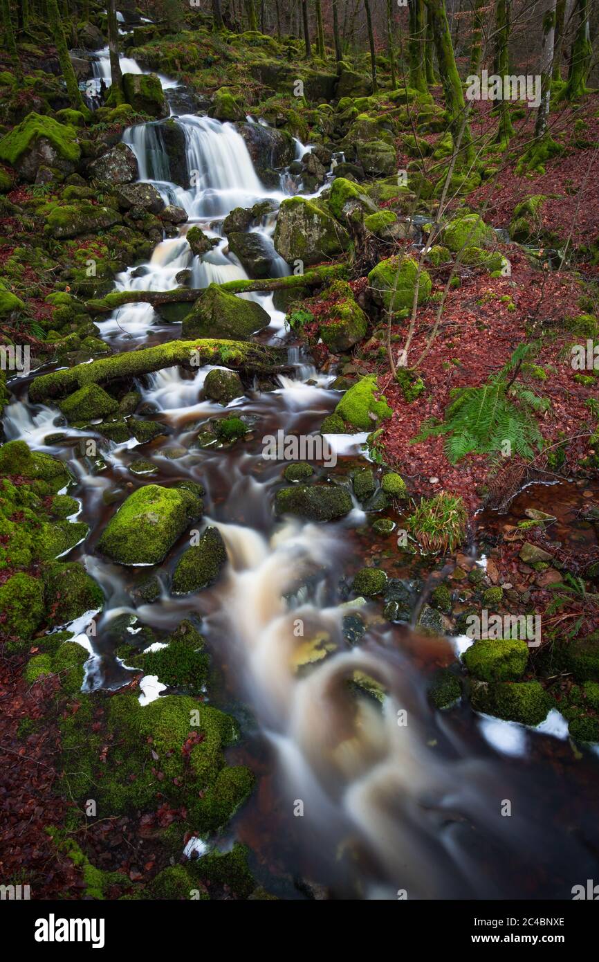 Loch burn Banque de photographies et d’images à haute résolution - Alamy