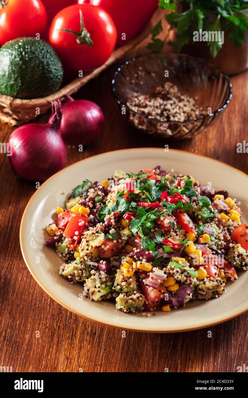 Salade mexicaine Banque de photographies et d’images à haute résolution ...