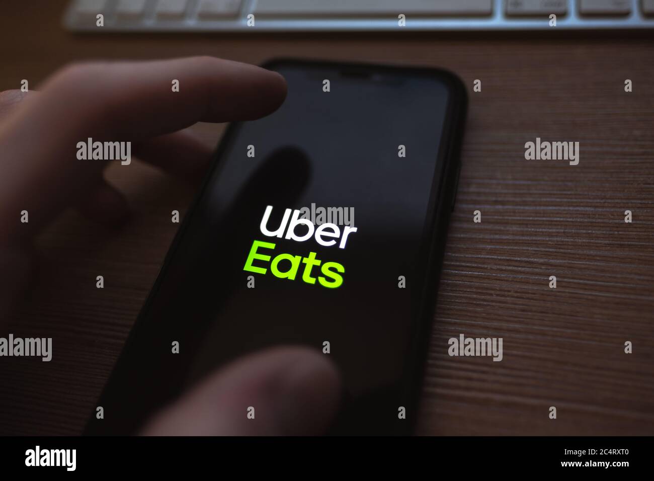 Uber eats app icon Banque de photographies et d’images à haute ...