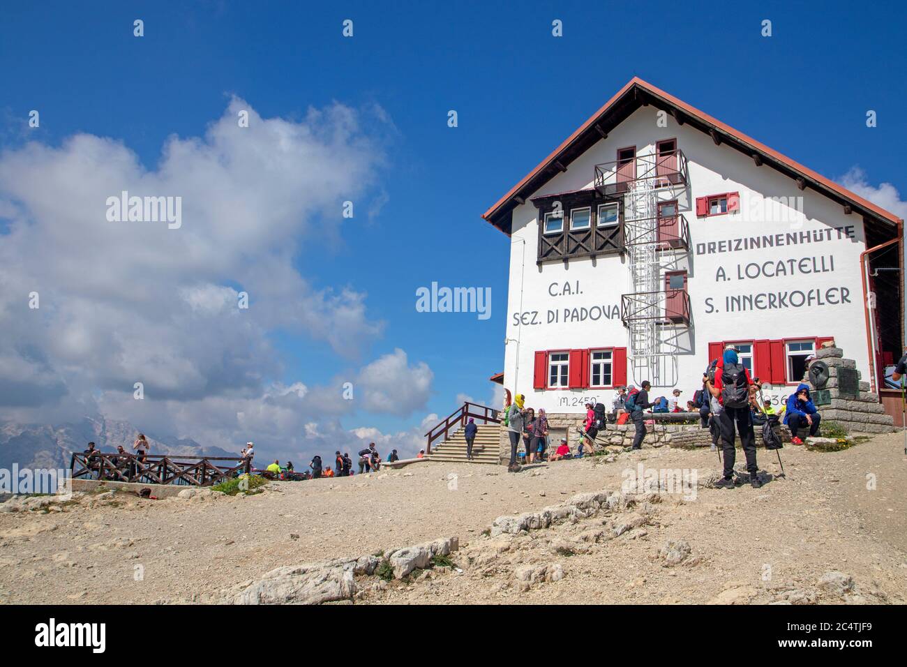 Rifugio locatelli hut Banque de photographies et d’images à haute ...