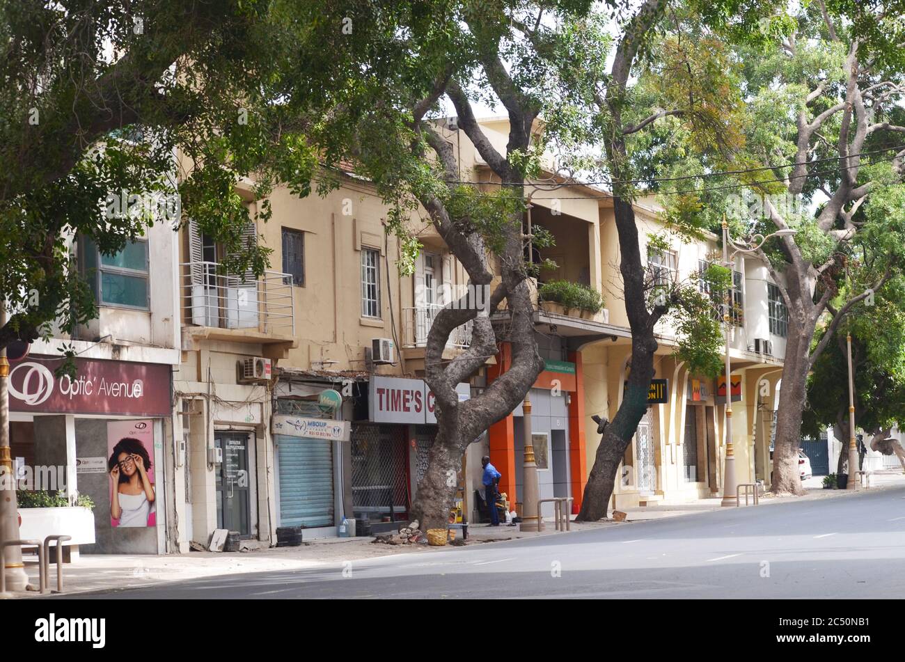 Architecture dans le centre ville de Dakar, Sénégal Photo Stock - Alamy