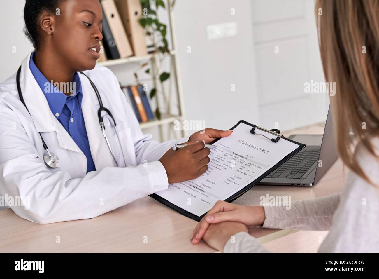 Insurance claim form Banque de photographies et d’images à haute ...