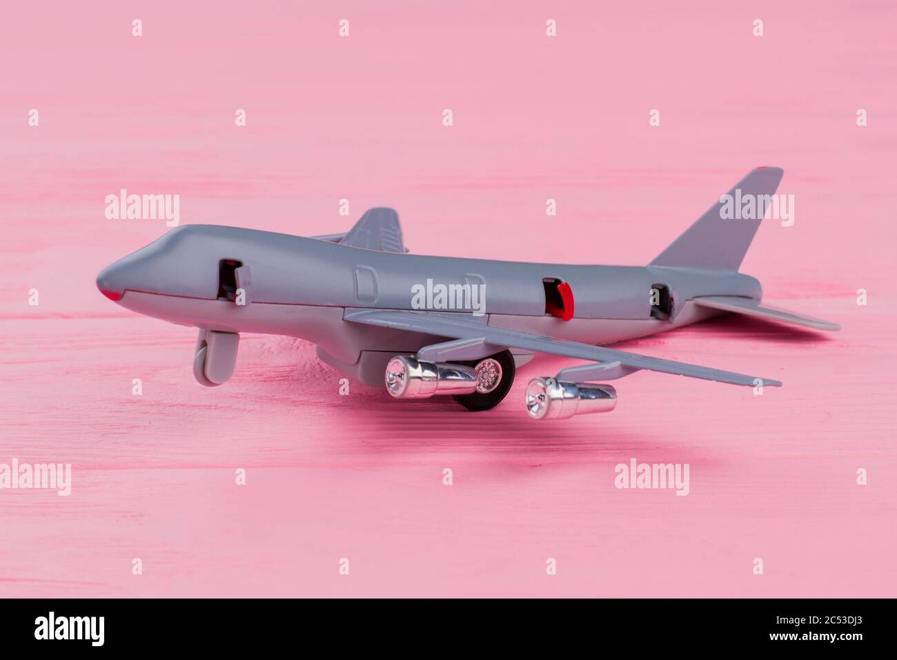 Avion jouet rose Banque de photographies et d’images à haute résolution ...
