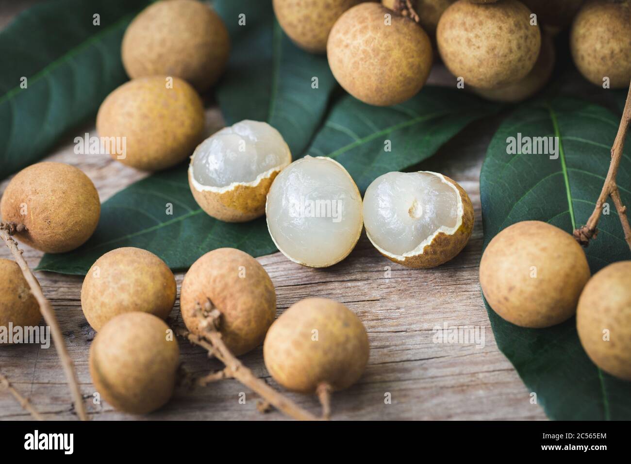 Doux longane Banque de photographies et d’images à haute résolution - Alamy