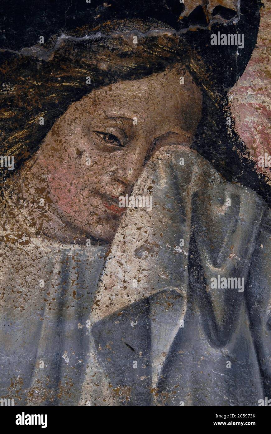 Un ange pleurant utilise un chiffon pour sécher ses yeux. Fresque ...