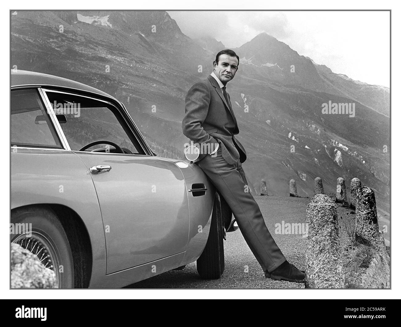 Goldfinger Sean Connery Aston Martin Banque d'image et photos - Alamy