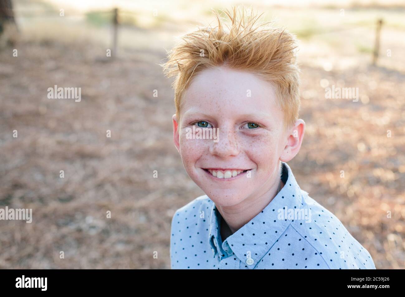 Garçon aux cheveux roux Banque de photographies et d’images à haute ...