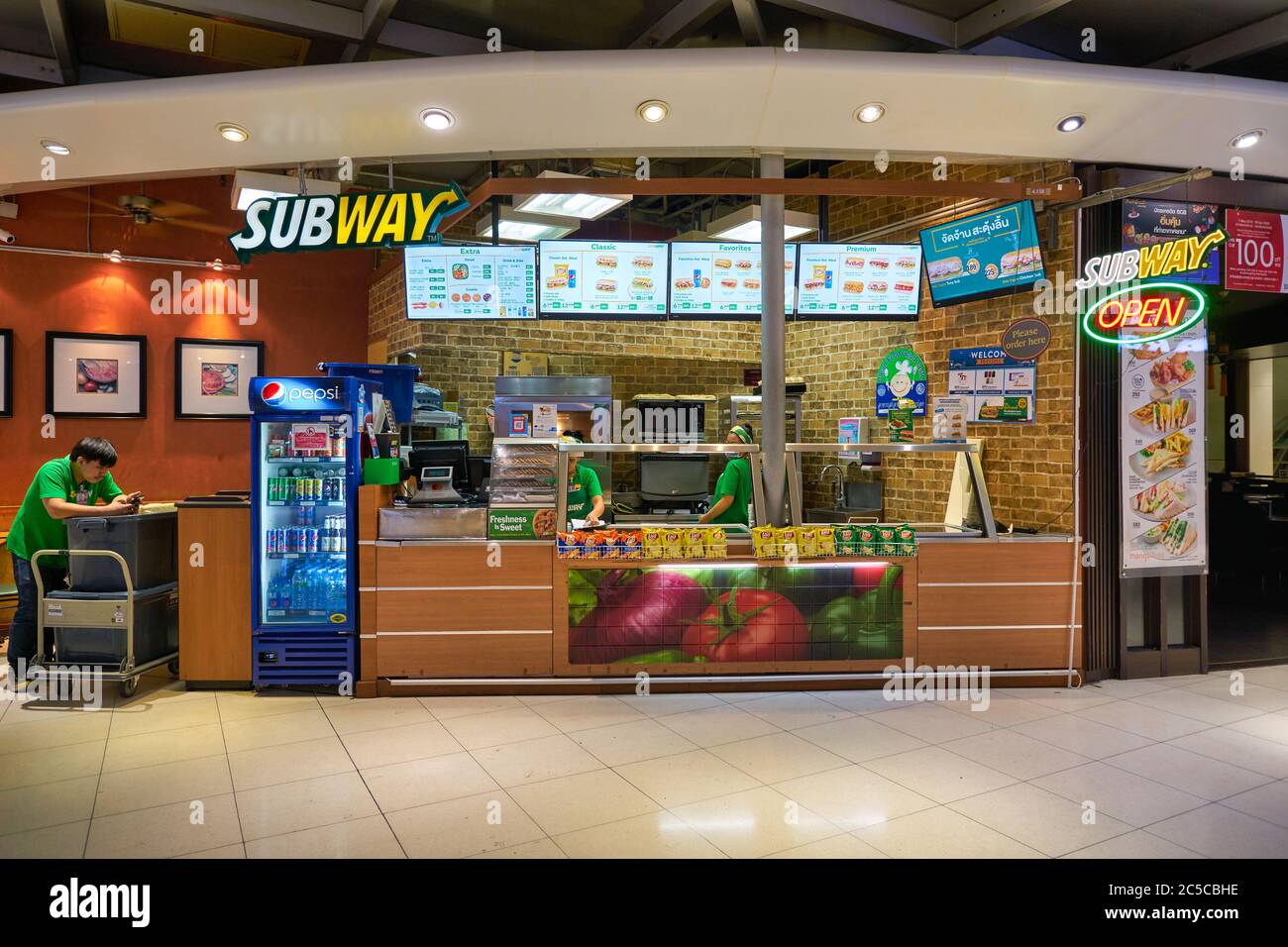Subway restaurant counter Banque de photographies et d’images à haute ...