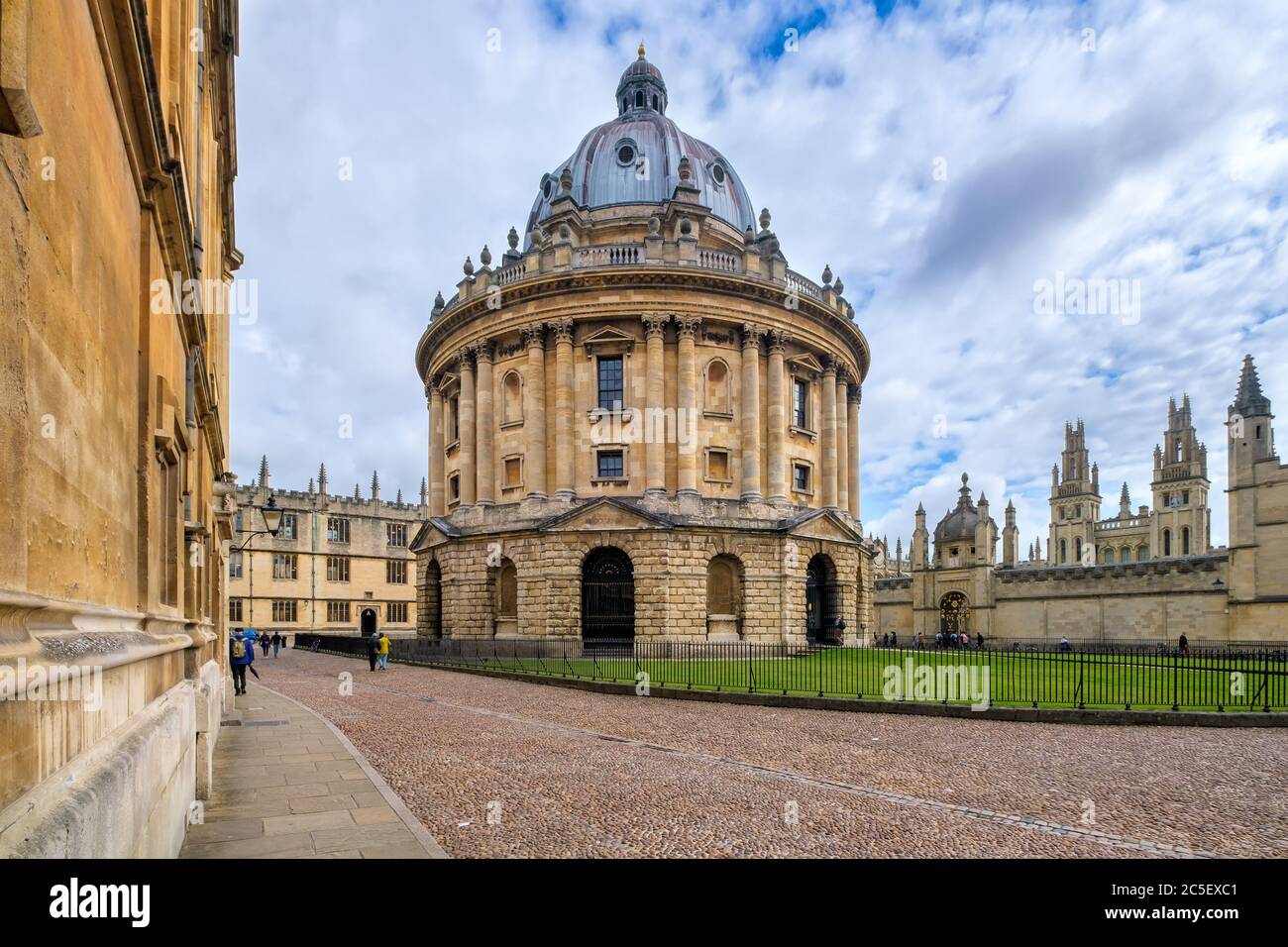 La célèbre université d'Oxford et l'un de ses bâtiments les plus ...