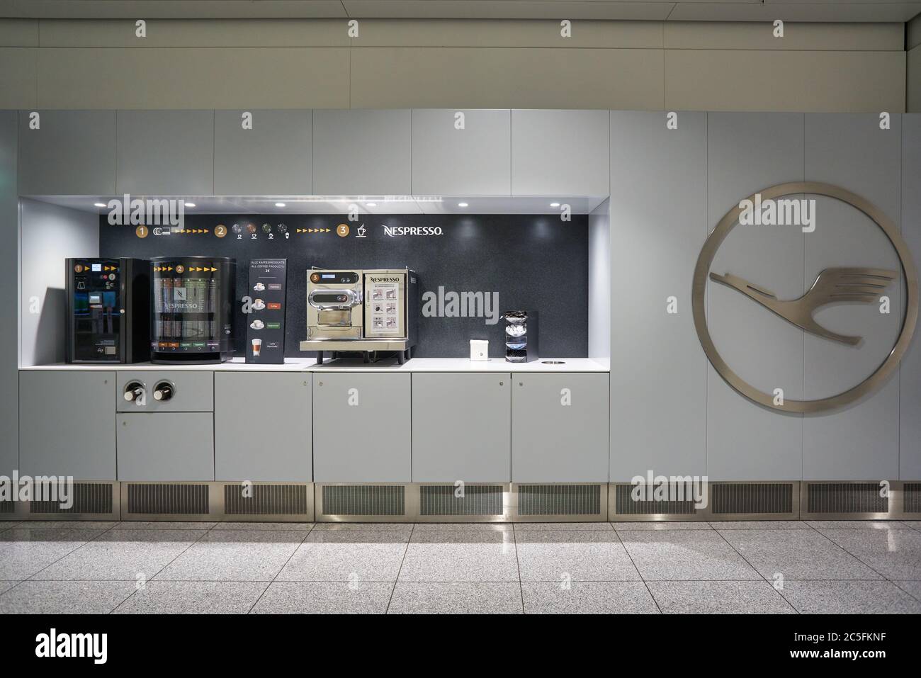 Nespresso sign Banque de photographies et d’images à haute résolution ...
