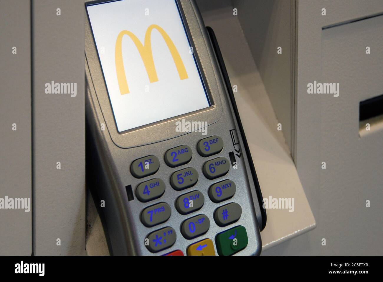 Mcdonalds cashier Banque de photographies et d’images à haute résolution - Alamy