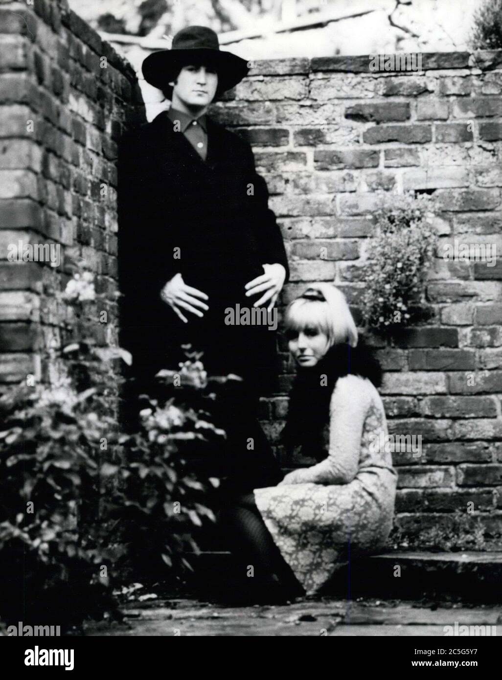 Cynthia lennon Banque de photographies et d’images à haute résolution ...