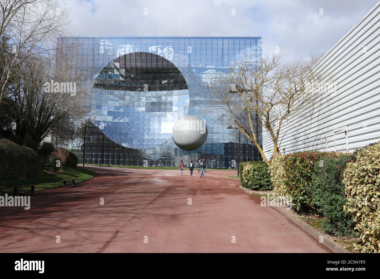 Futuroscope building Banque de photographies et d’images à haute ...