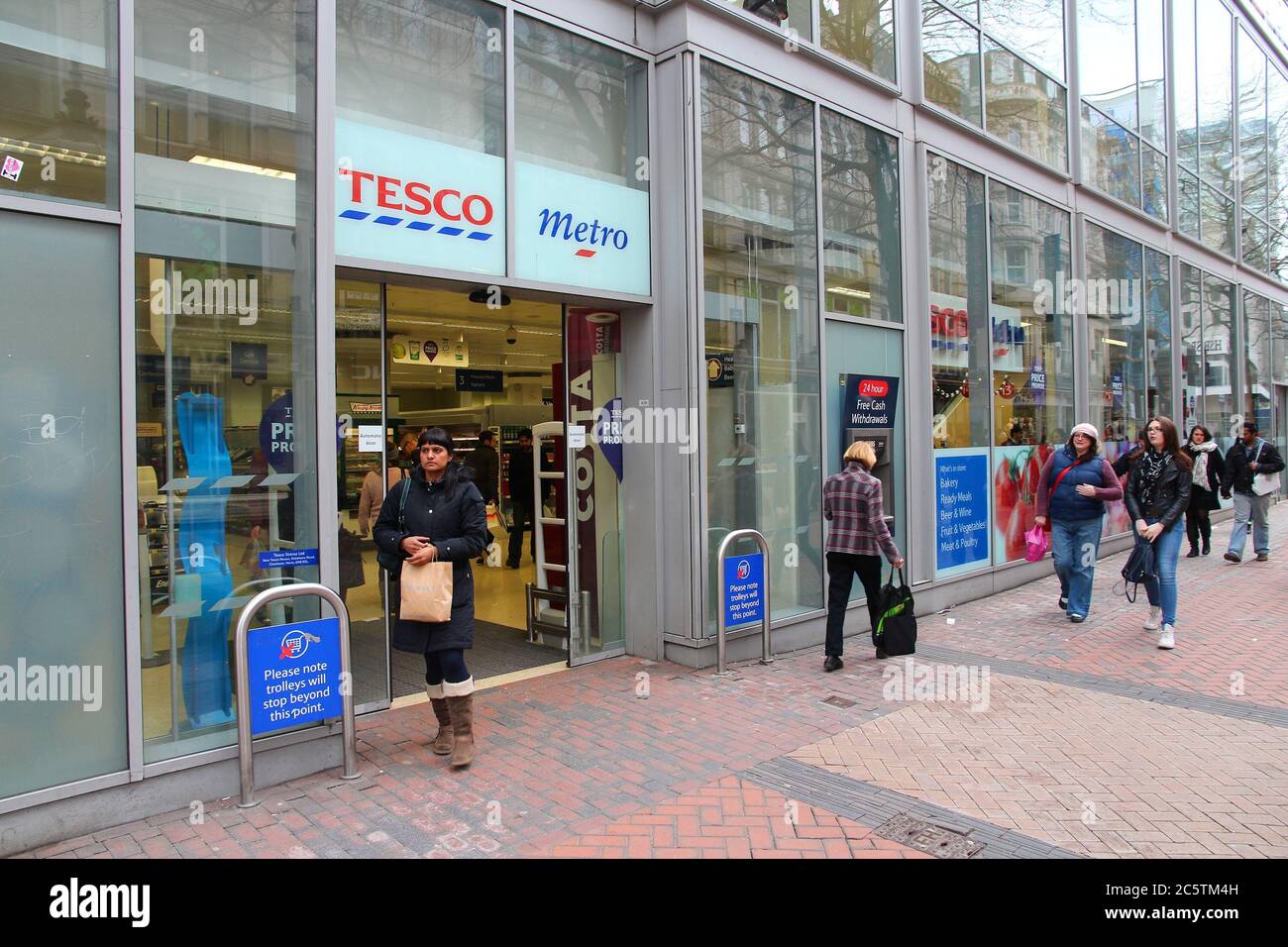 Magasins tesco Banque de photographies et d’images à haute résolution ...
