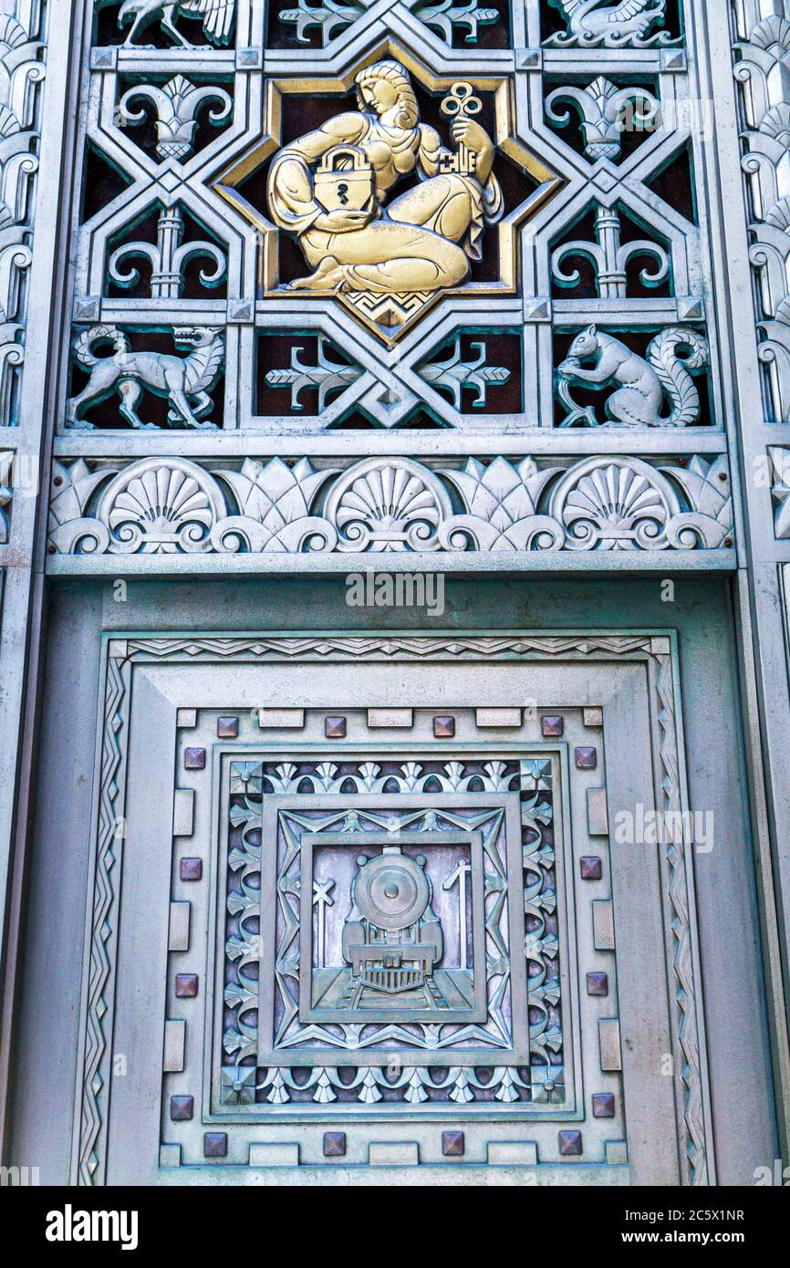 Bank of manhattan trust building Banque de photographies et d’images à ...
