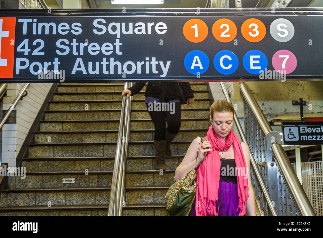 Stairs times square new york Banque de photographies et d’images à ...