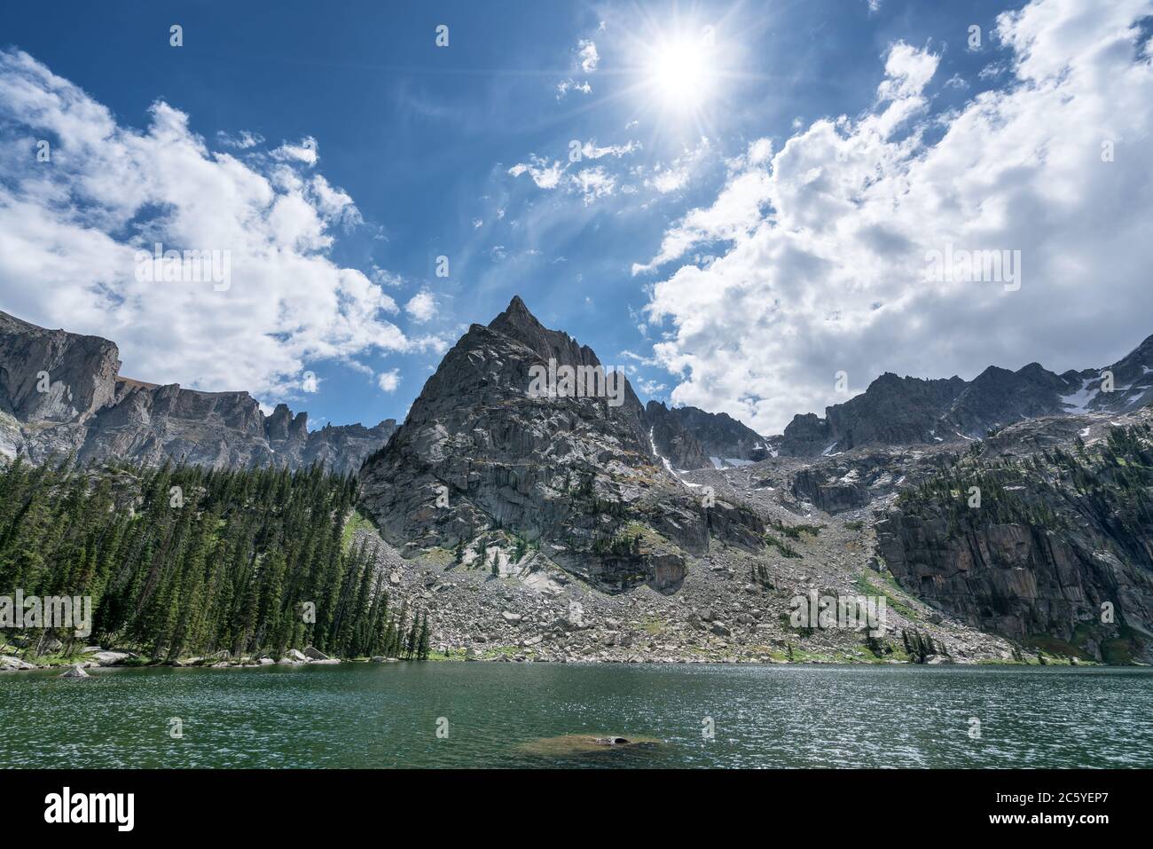Lone eagle peak Banque de photographies et d’images à haute résolution ...