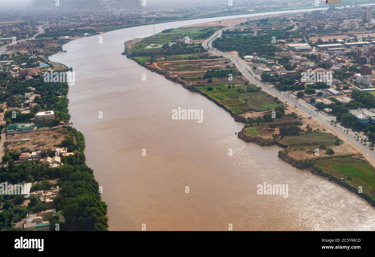 Confluence Du Nil Blanc Et Bleu Banque d'image et photos - Alamy