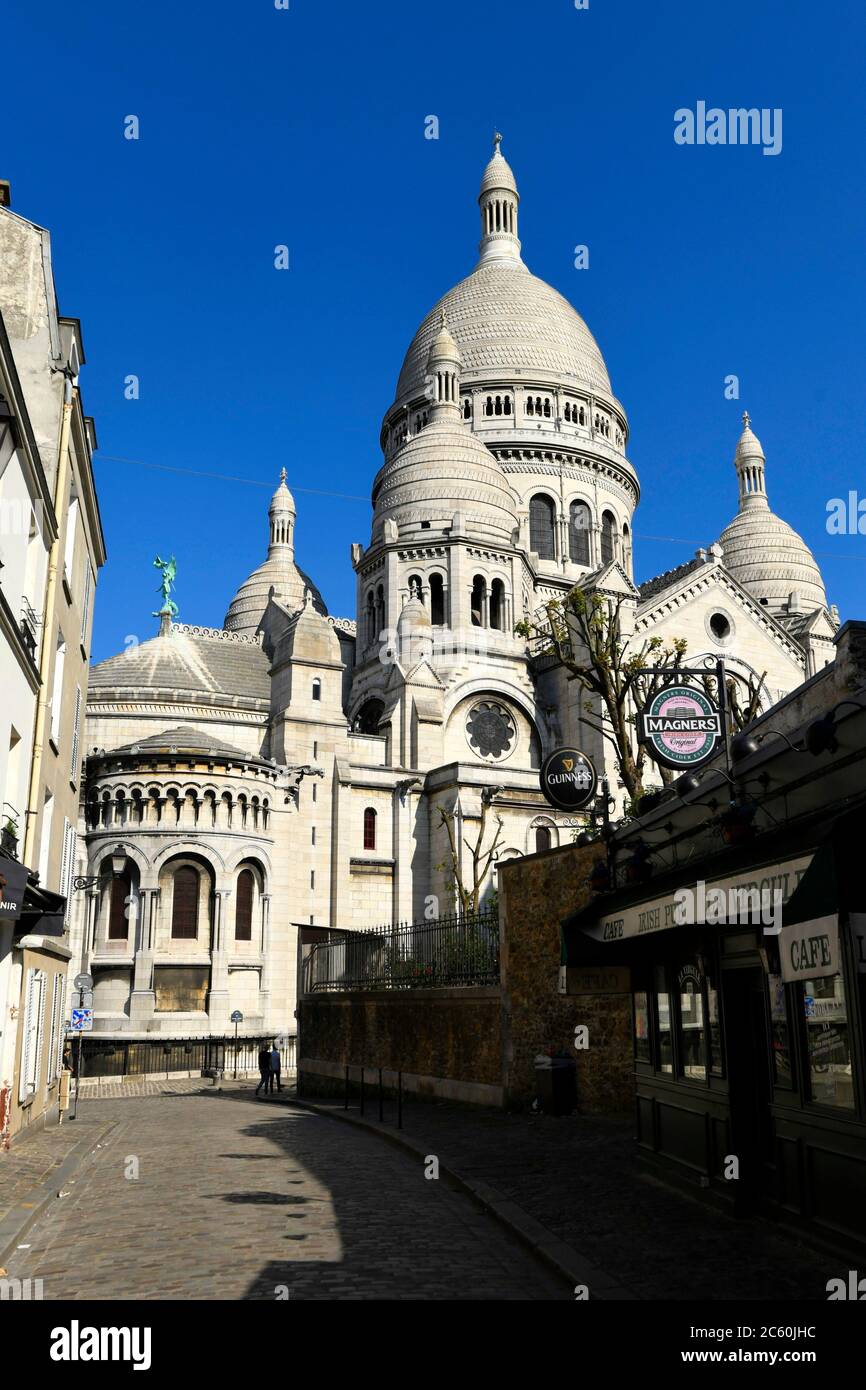 La Basilique du Sacré-coeur, Basilique du Sacré-coeur, connue simplement sous le nom de Sacré ...