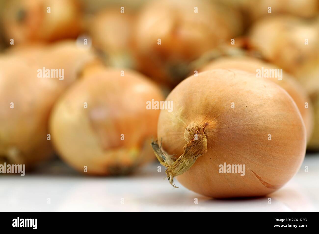 Oignons bruns Banque de photographies et d’images à haute résolution ...