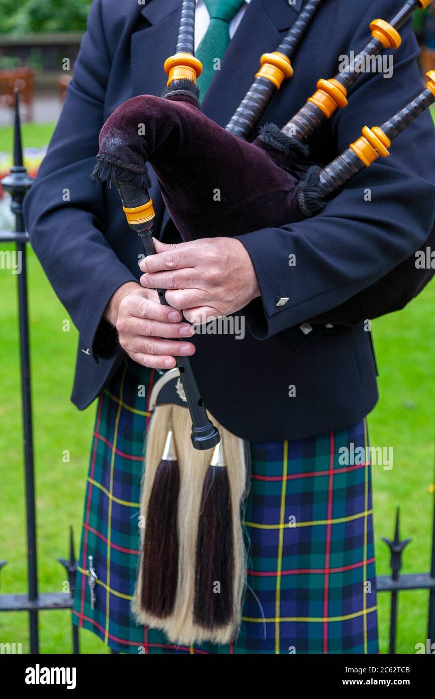 Les grandes cornemuses des highlands Banque de photographies et d ...