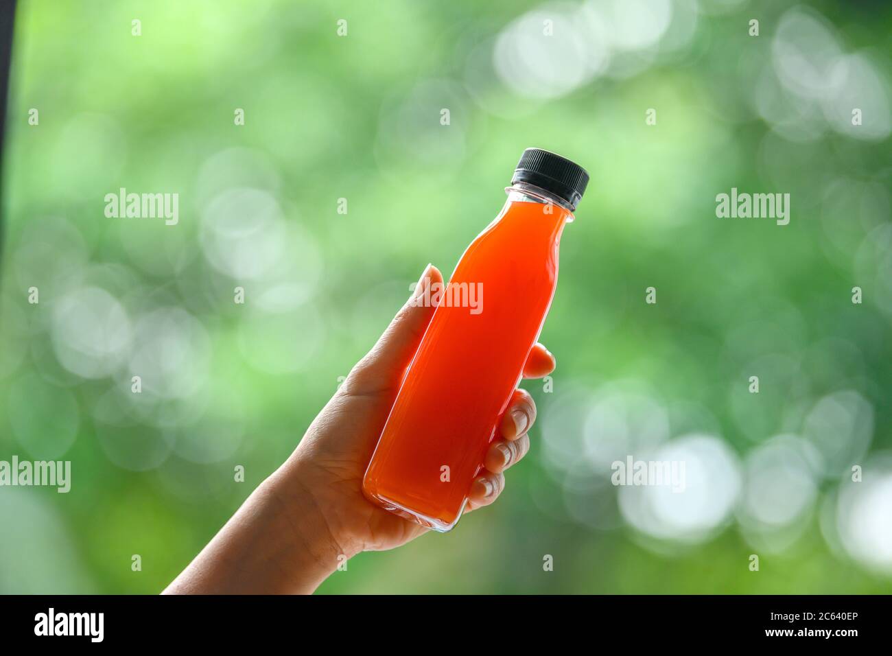 Bouteilles de jus en plastique Banque de photographies et d’images à ...