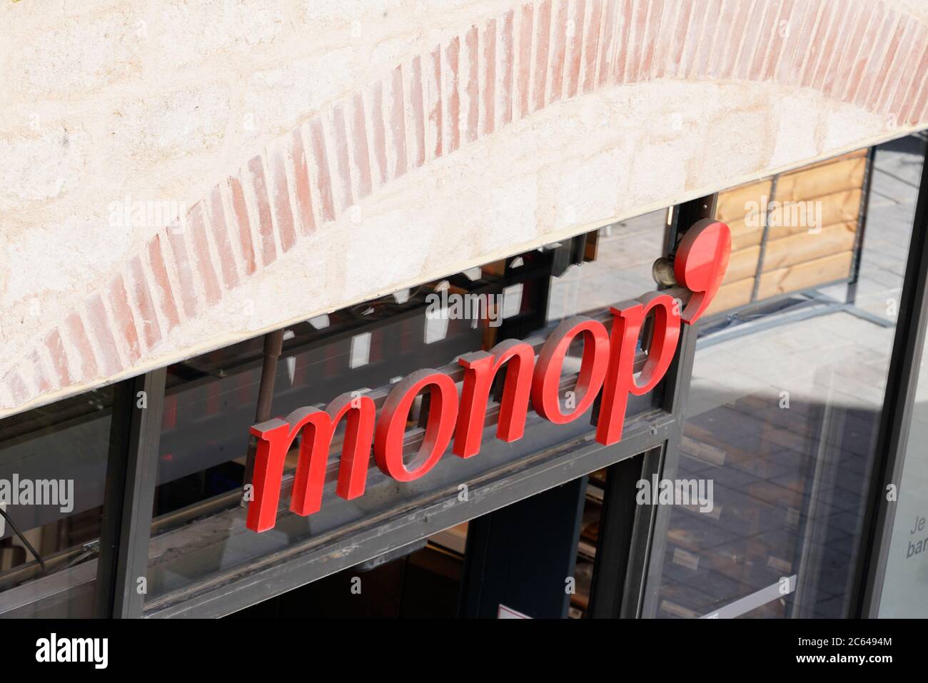 Logo monoprix Banque de photographies et d’images à haute résolution ...