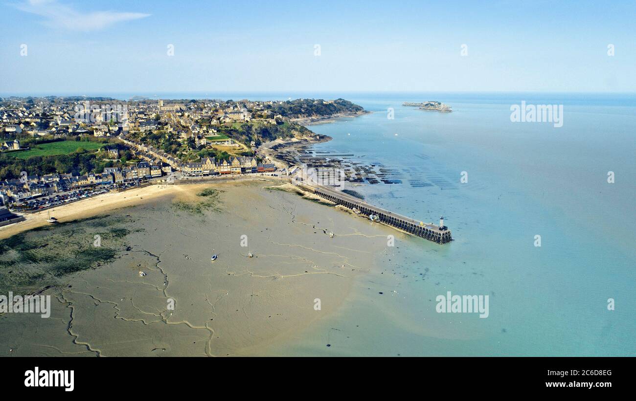 Vue aérienne de Cancale (Bretagne, nord-ouest de la France). Vue d ...