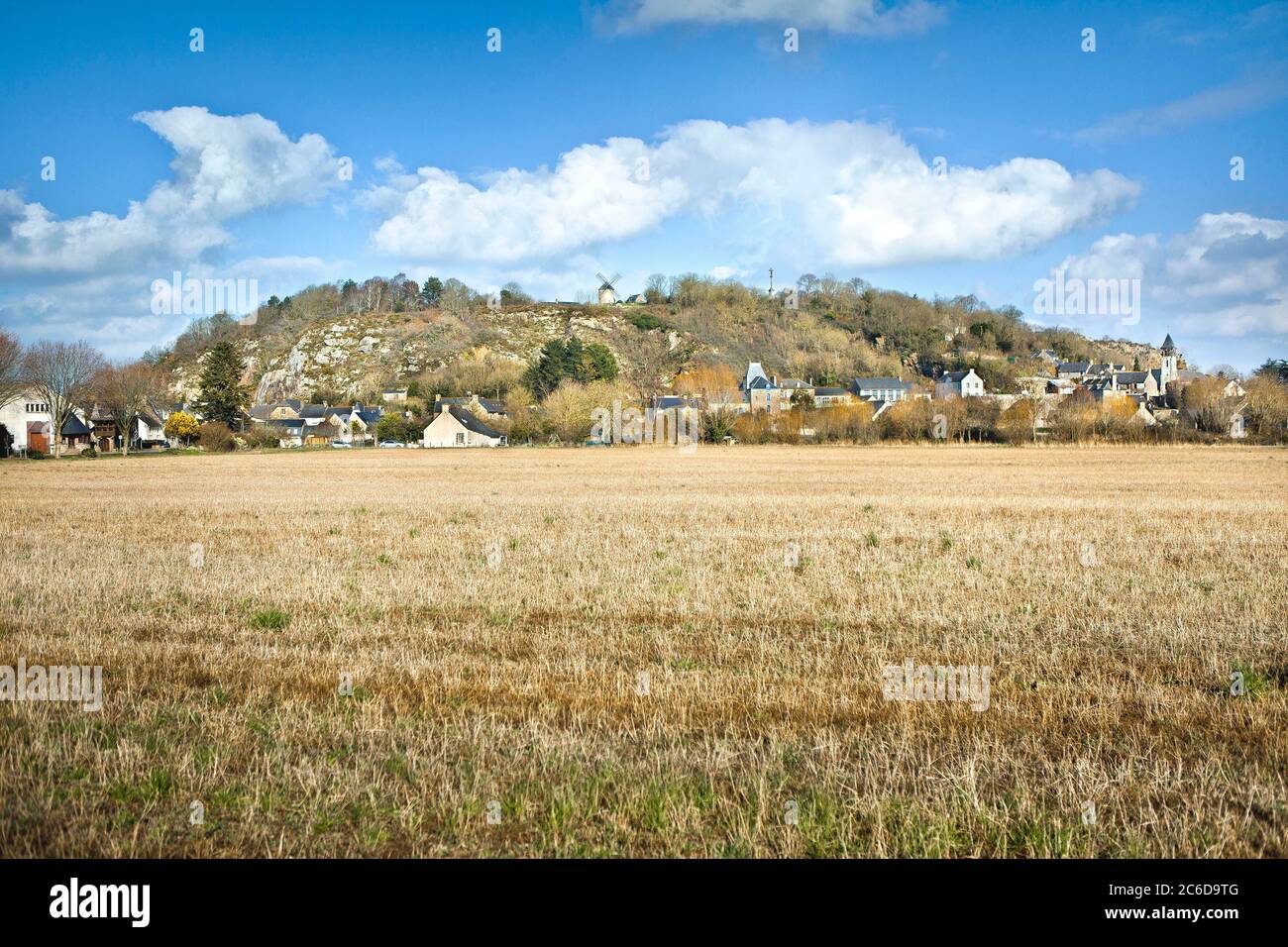 Mont dol Banque de photographies et d’images à haute résolution - Alamy