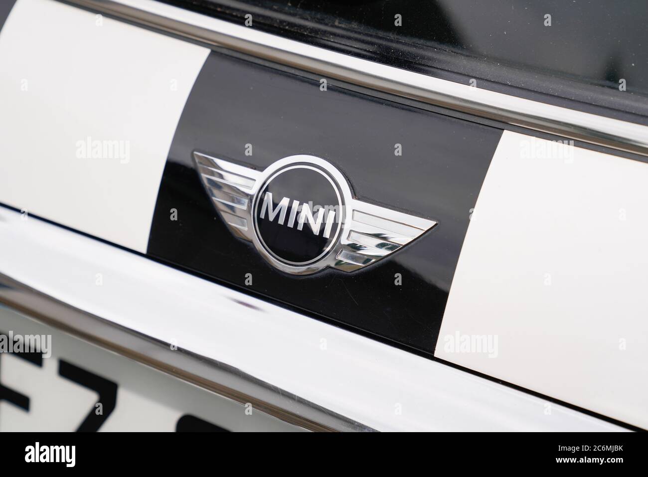 Austin mini logo badge on Banque de photographies et d’images à haute ...