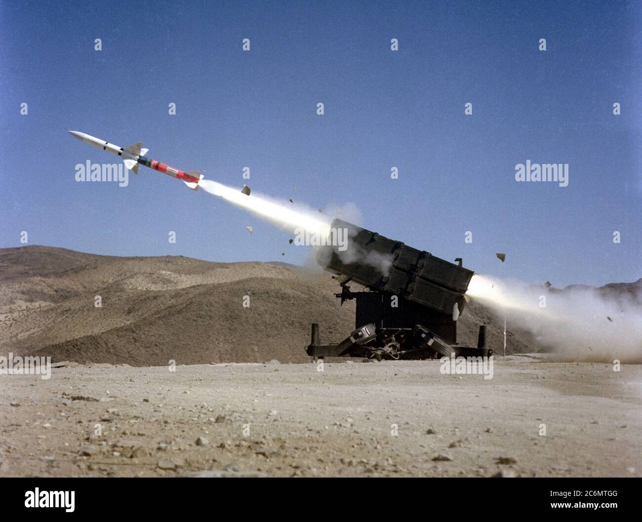 Une vue du côté gauche d'un but-7F Sparrow III air-to-air missile lancé ...