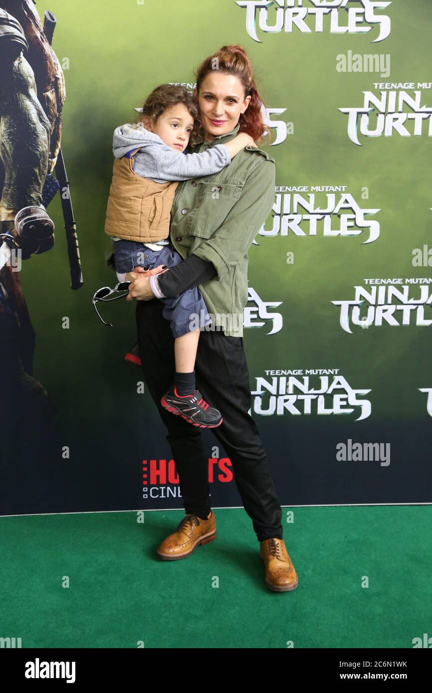 L'actrice de Wentworth Danielle Cormack et son fils de quatre ans te ...