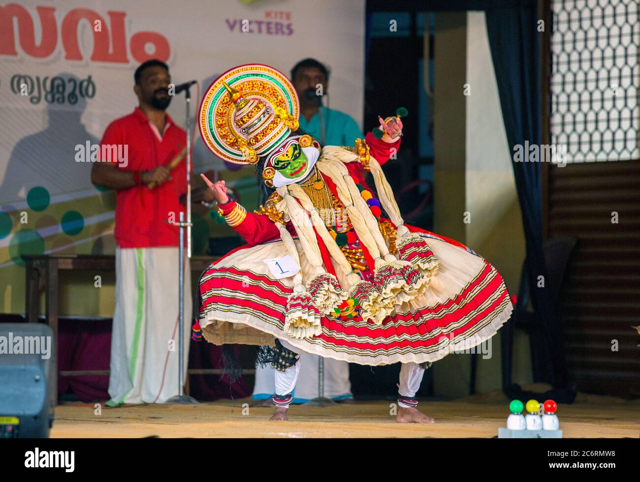 Kathakali danseur inde Banque de photographies et d’images à haute ...