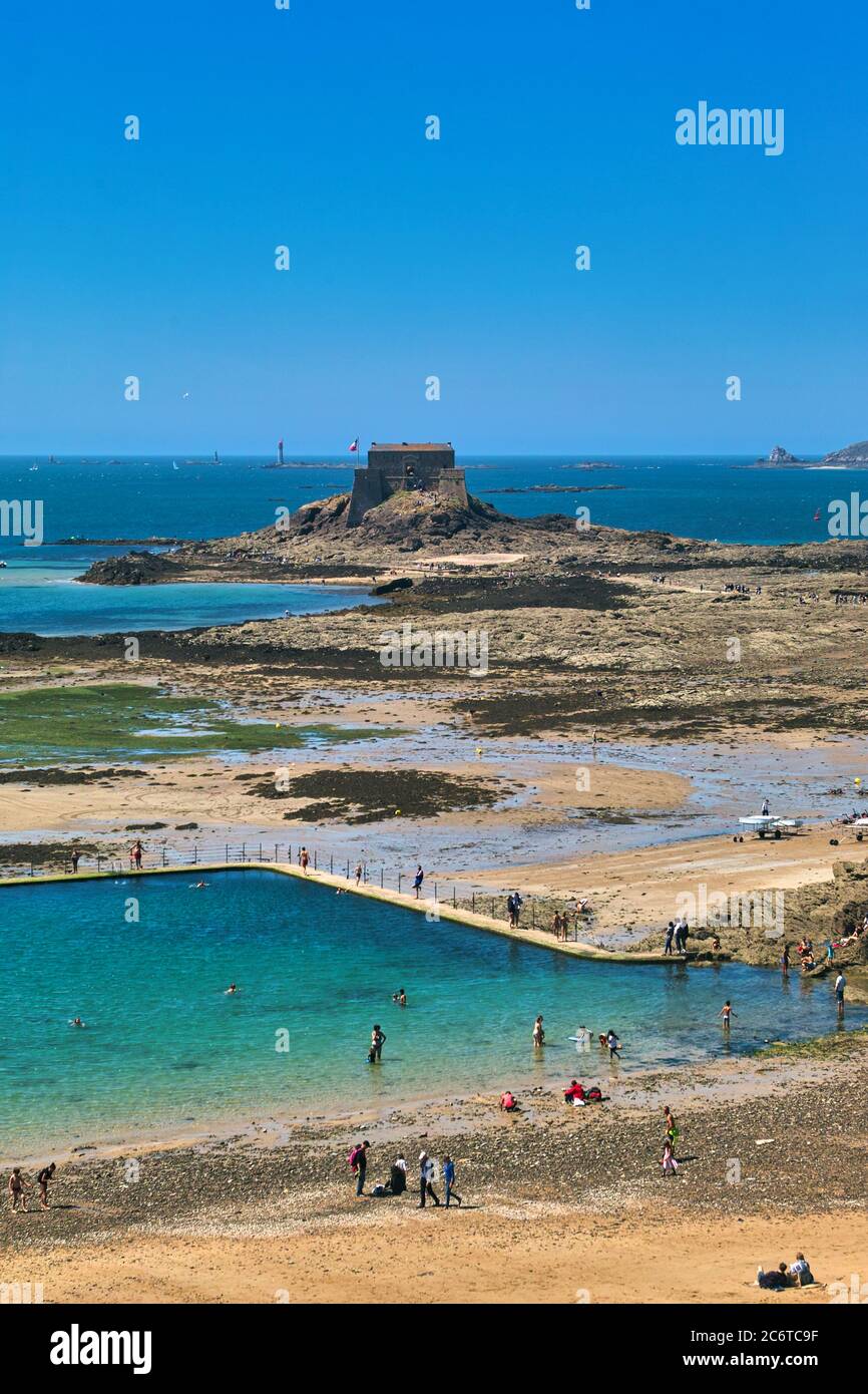 Pool saint malo beach Banque de photographies et d’images à haute ...