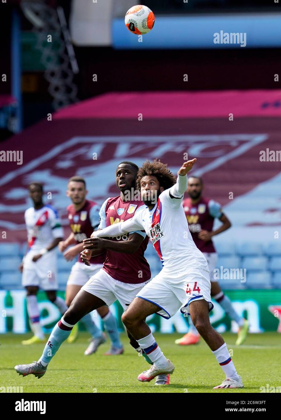 Aston villas keinan davis bataille Banque de photographies et d’images ...