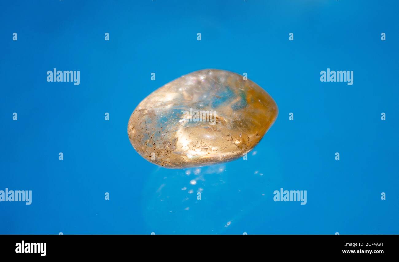Quartz jaune Banque de photographies et d’images à haute résolution - Alamy