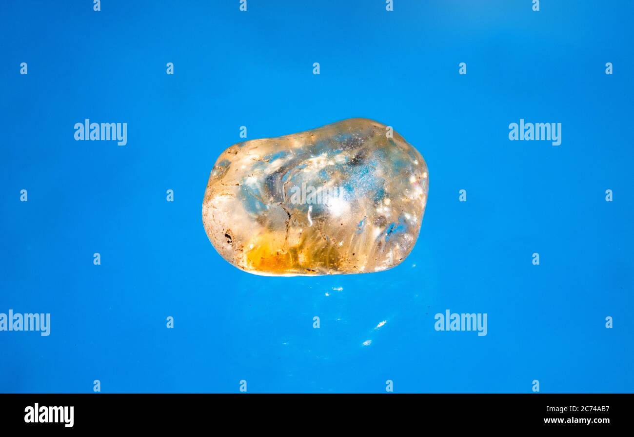 Quartz jaune Banque de photographies et d’images à haute résolution - Alamy
