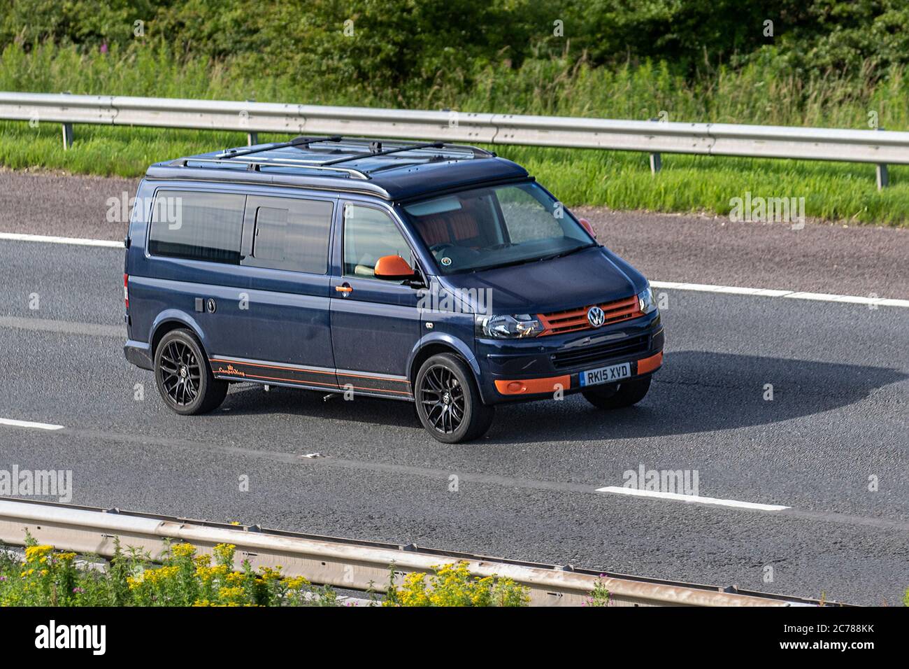 2015 bleu CamperKing VW Volkswagen transporter T30 StartLine véhicules ...