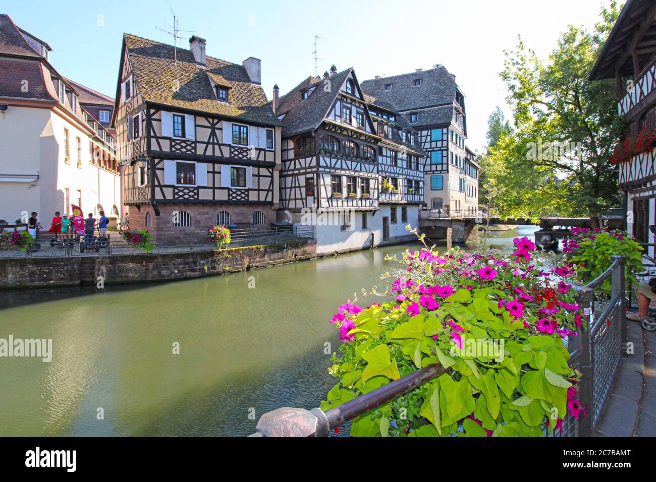 La petite France, quartier historique de la vieille ville de Strasbourg ...