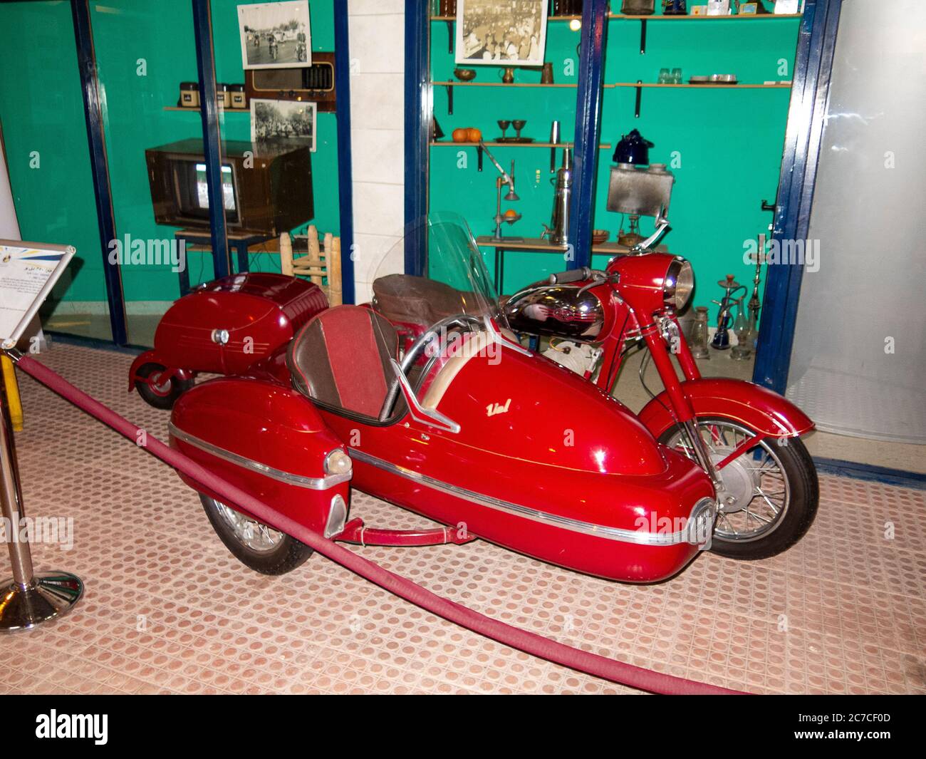Jawa 350W Velorex Sidecar et PAV 40 Trailer 1969 - le Musée royal de l ...