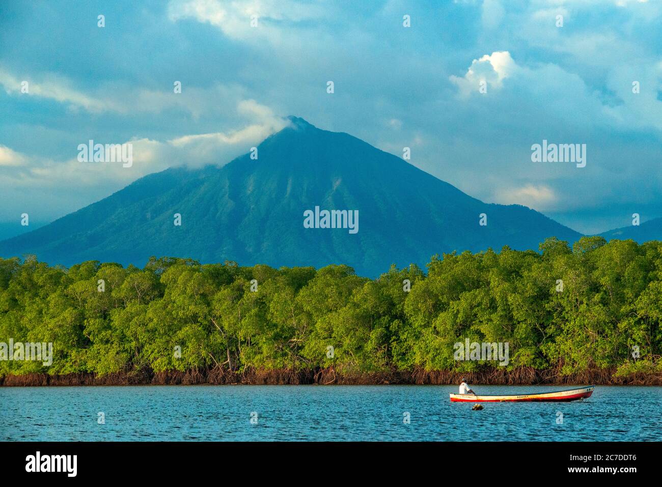 Volcan usulutan Banque de photographies et d’images à haute résolution ...