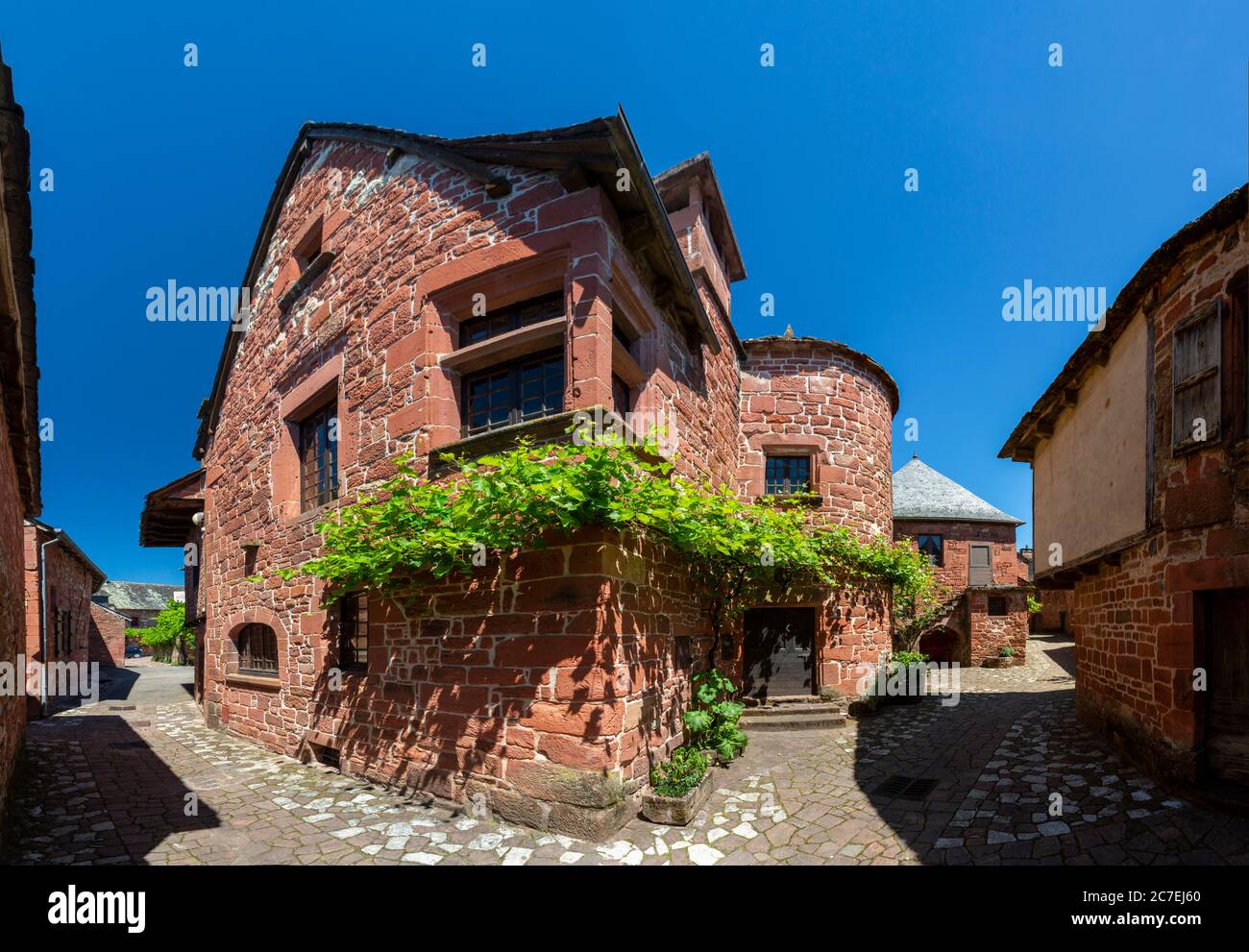 Village rouge de collonges la rouge Banque de photographies et d’images ...
