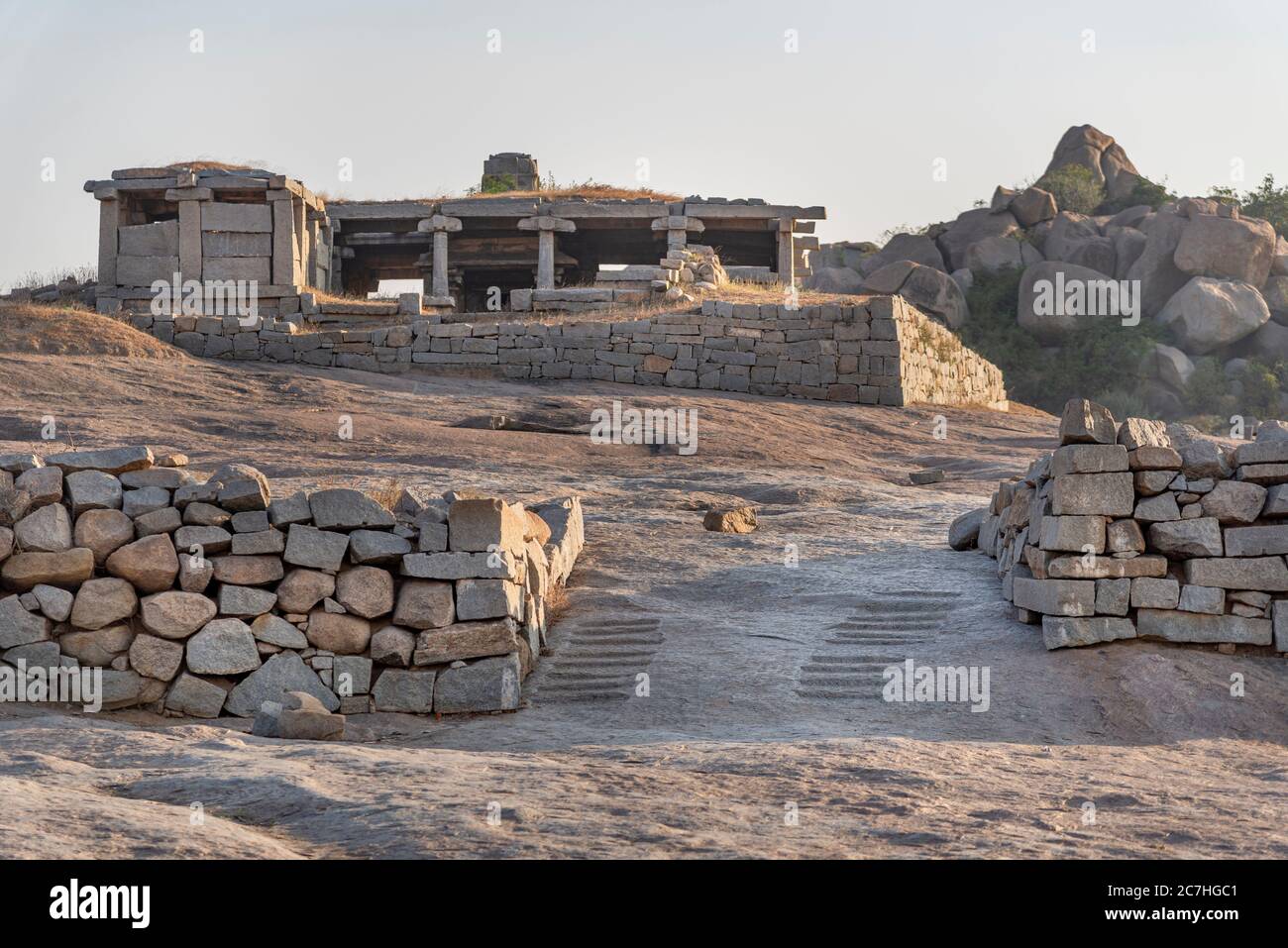 Ruined temple Banque de photographies et d’images à haute résolution ...