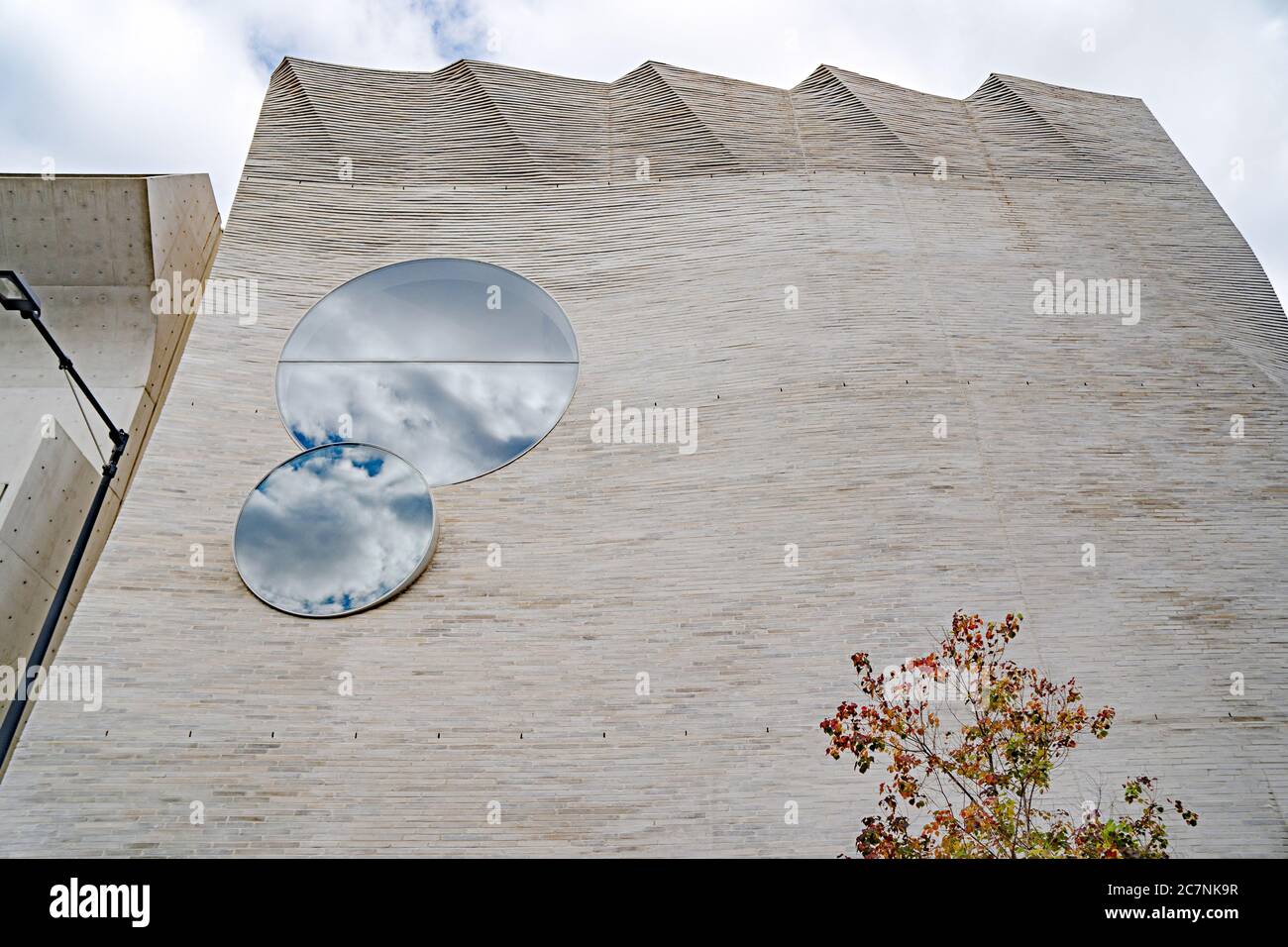 Le Phoenix Central Park, un espace de spectacle artistique et musical à ...