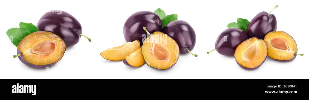 prune violette fraîche et tranches avec feuilles isolées sur fond blanc ...