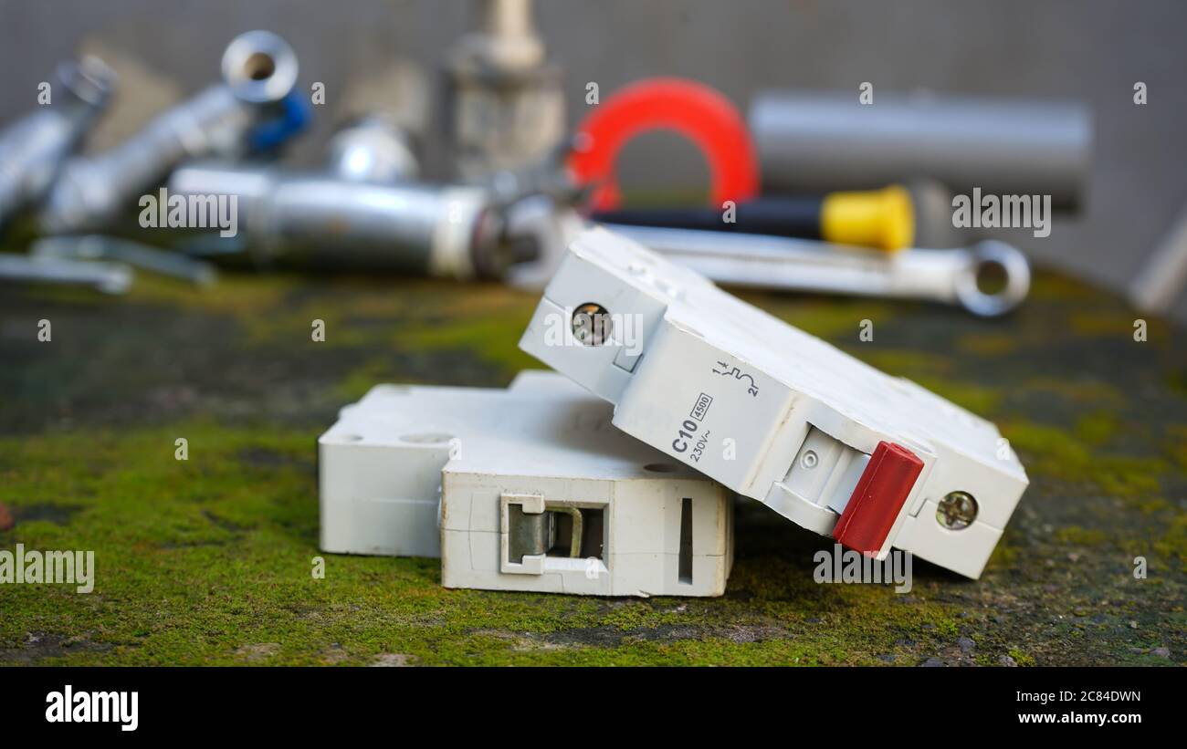 Electrical relay Banque de photographies et d’images à haute résolution - Alamy