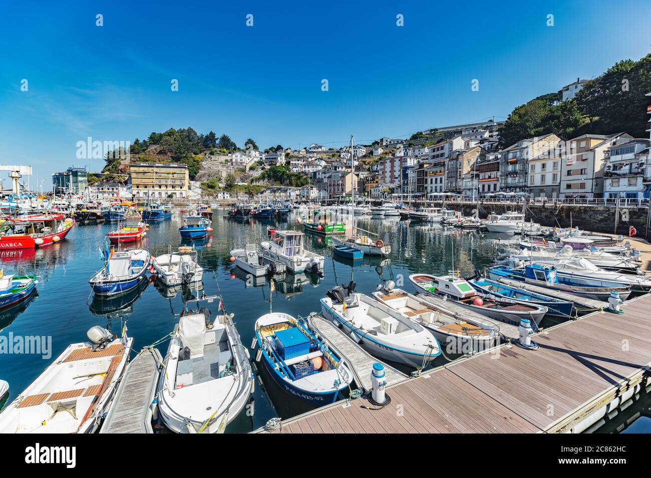 Port de pêche coloré. Luarca. Asturies. Luarca est bien connu pour sa ...