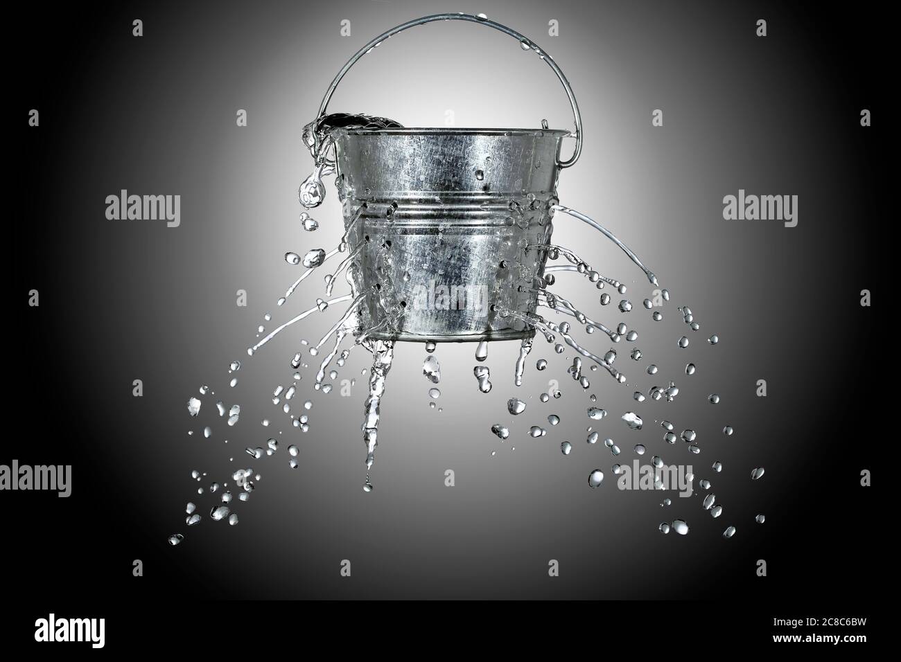 Porter un seau d'eau Banque de photographies et d’images à haute ...