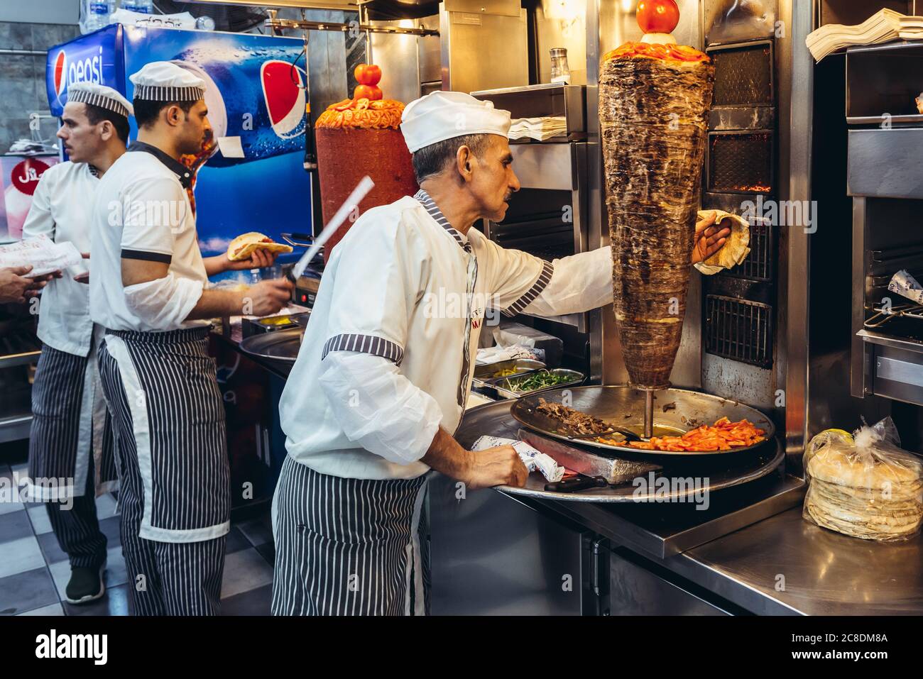 Basterma mano Banque de photographies et d’images à haute résolution ...